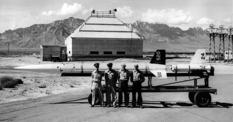 FIRST COLOR PHOTO OF EARTH FROM SPACE - THE BERG FILM II - Apollospace