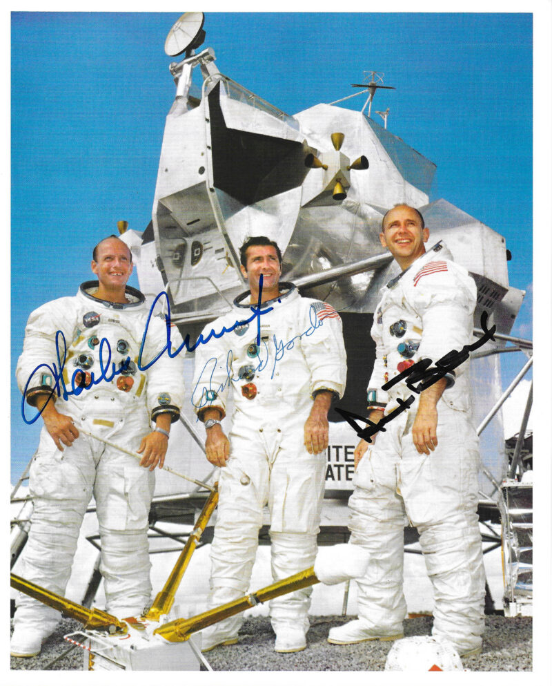 Apollo 12 Crew Signed White Space Suit Crew Portrait - Apollospace